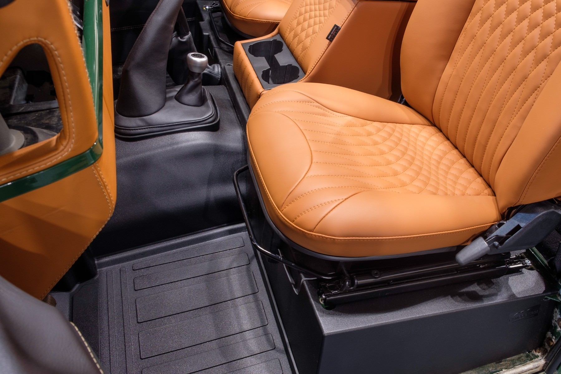 Moulded Mat System Front R380 (Defeater Barrier) Black - EXT00929 ...