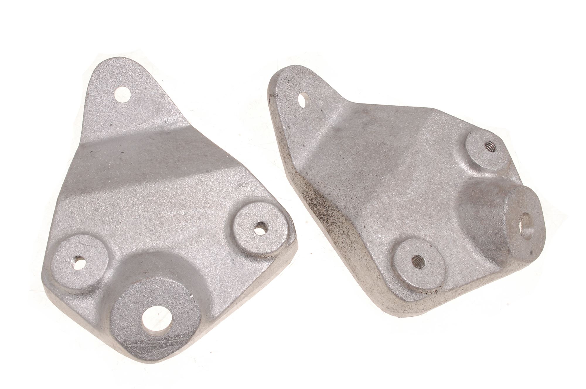 Engine Mounting Brackets - Pair - RH and LH - MGB V8 - BHH9912 | Rimmer ...