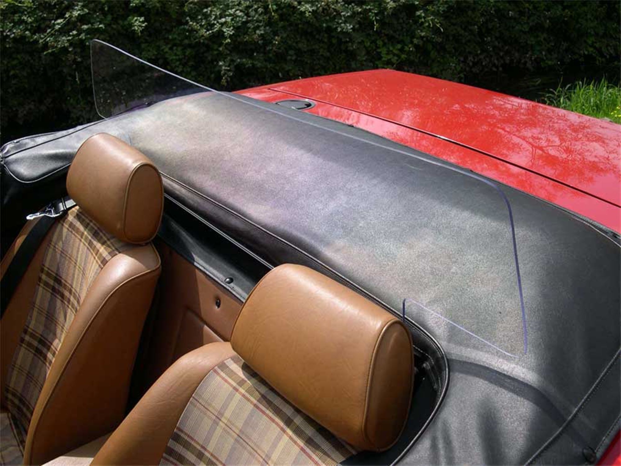 Triumph TR7/TR7 V8 Wind Deflector | Rimmer Bros