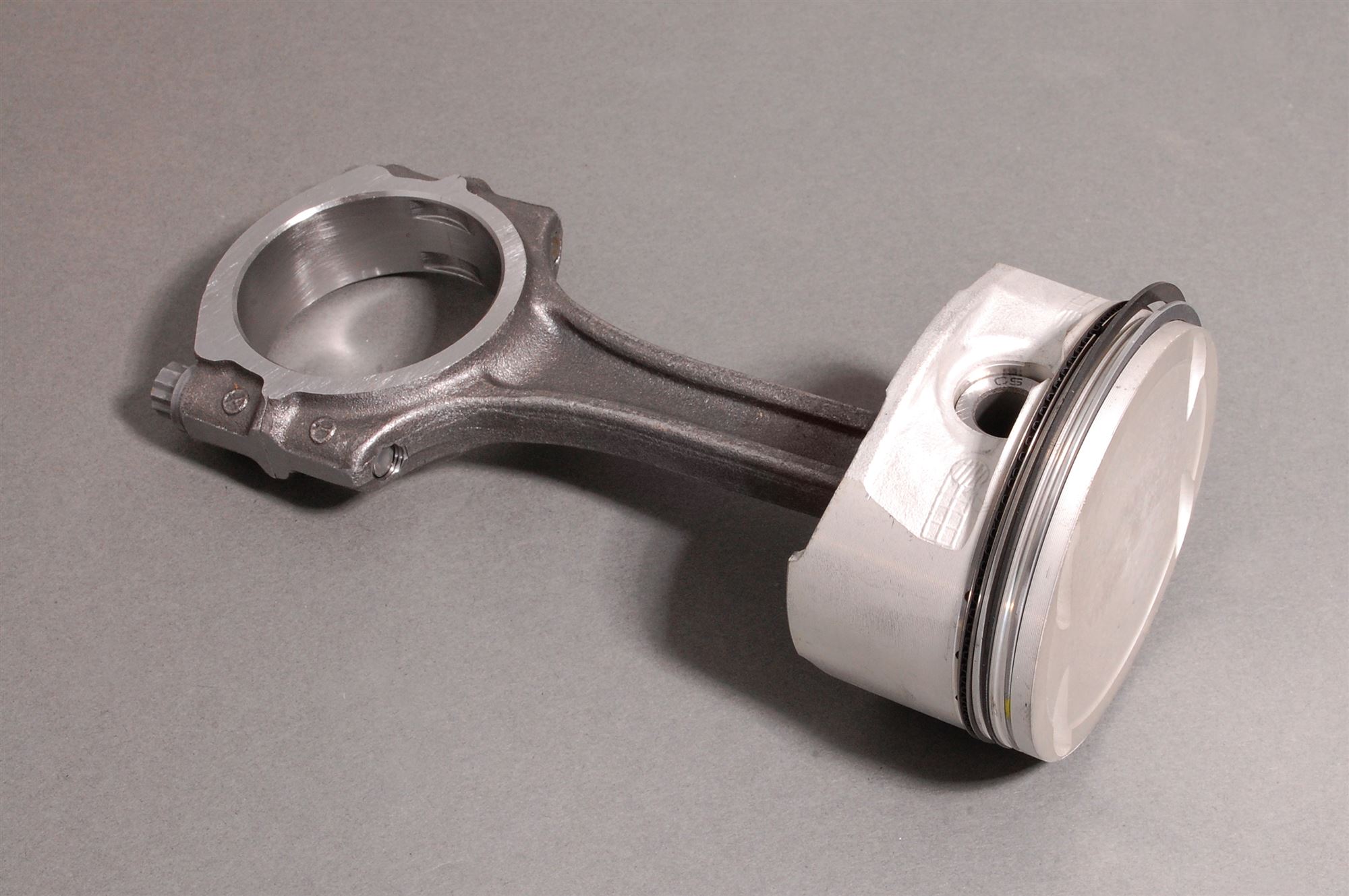 Piston & Con Rod Assembly - LFL000790 - Genuine | Rimmer Bros