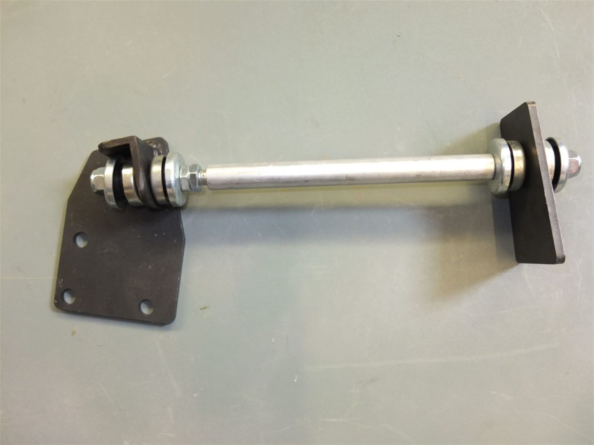 Engine Steady Bar - MGB V8 - RP2192 | Rimmer Bros